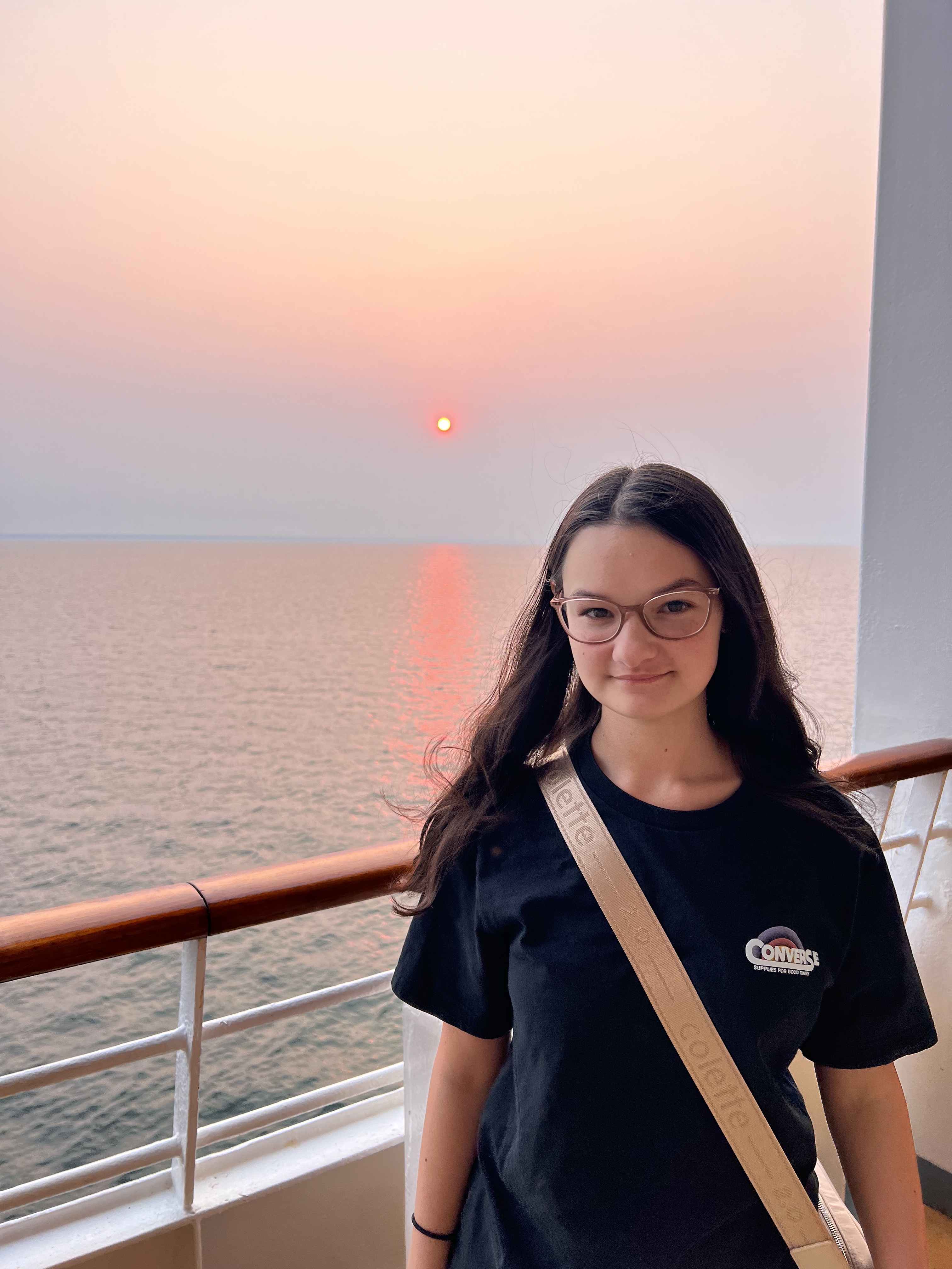 Vision of the Seas–Welcome Aboard Dinner and Evening Entertainment ...